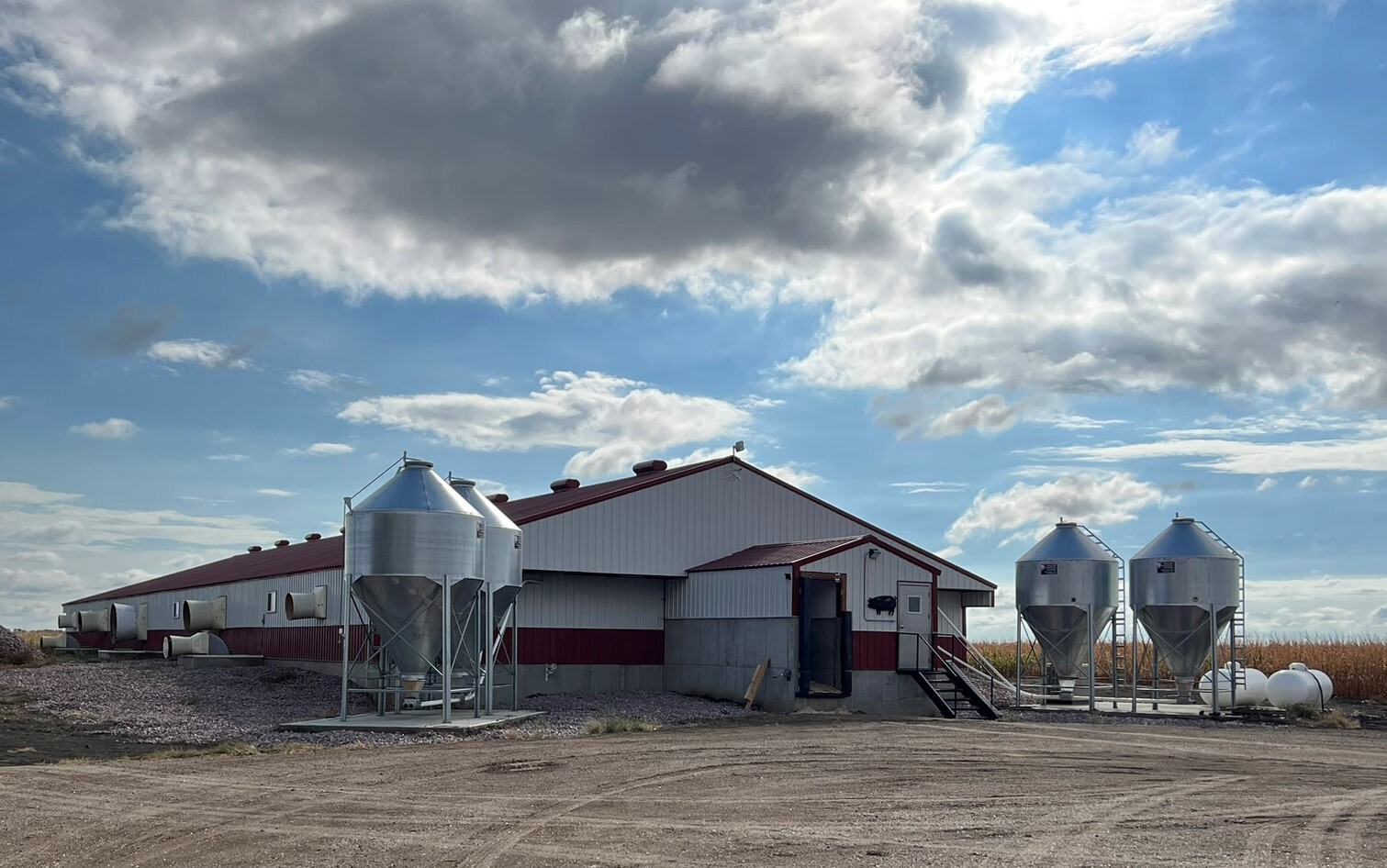 Hog Barn near Mount Vernon
